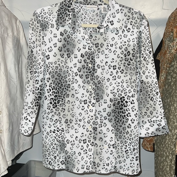 Covington | Tops | Covington Flower Blouse 68 | Poshmark